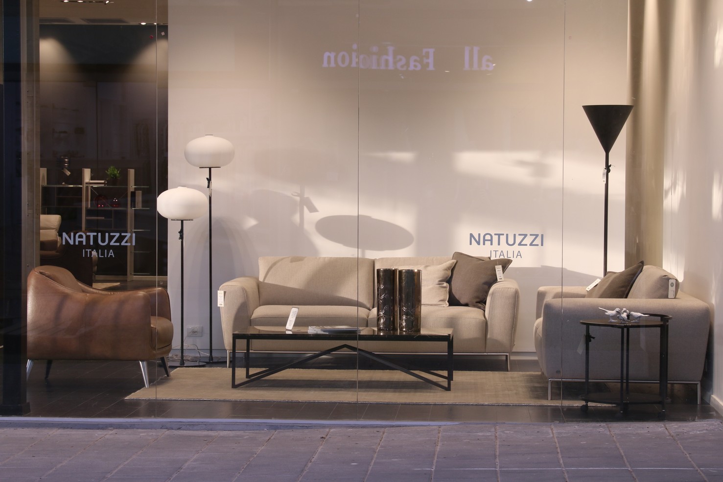 אולם תצוגה לחברת Natuzzi באר שבע - עמית ישראל